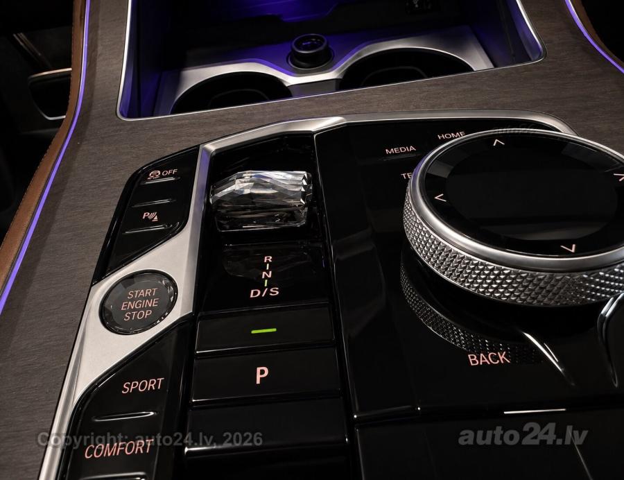Pelēks BMW X7 2024 Tallina, ar dzinēja tilpumu 3.00 L un nobraukumu 37 tūkst. km par 99000 €, foto 22 vietnē AUTOMOTO.COM.LV