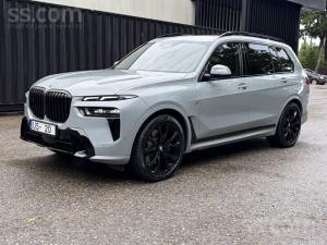 Pelēks BMW X7 2024 Rīga, ar dzinēja tilpumu 3.00 L un nobraukumu 73 tūkst. km par 82500 €, foto  vietnē AUTOMOTO.COM.LV