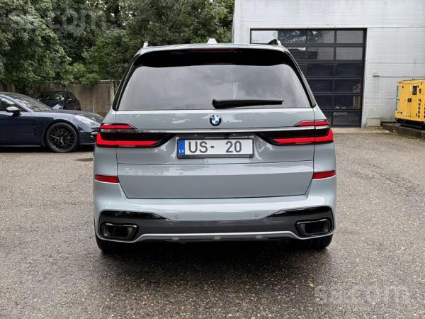 Grey BMW X7 2024 in Riga, with an engine capacity of 3.00 L and mileage of 73 thousand km for 82500 €, photo 4 on AUTOMOTO.COM.LV