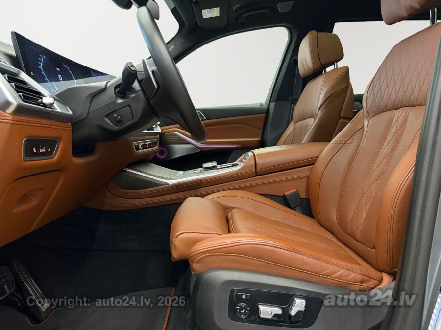 Pelēks BMW X7 2024 Tallina, ar dzinēja tilpumu 4.40 L un nobraukumu 49 tūkst. km par 99900 €, foto 6 vietnē AUTOMOTO.COM.LV