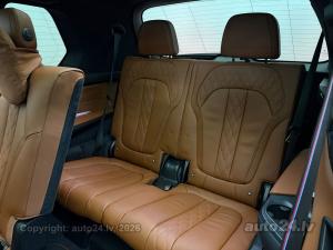 Pelēks BMW X7 2024 Tallina, ar dzinēja tilpumu 4.40 L un nobraukumu 49 tūkst. km par 99900 €, foto 10 vietnē AUTOMOTO.COM.LV