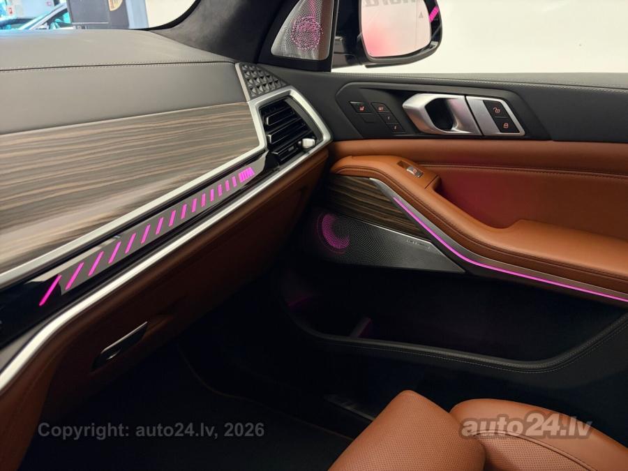 Pelēks BMW X7 2024 Tallina, ar dzinēja tilpumu 4.40 L un nobraukumu 49 tūkst. km par 99900 €, foto 14 vietnē AUTOMOTO.COM.LV