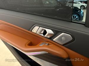 Pelēks BMW X7 2024 Tallina, ar dzinēja tilpumu 4.40 L un nobraukumu 49 tūkst. km par 99900 €, foto 17 vietnē AUTOMOTO.COM.LV