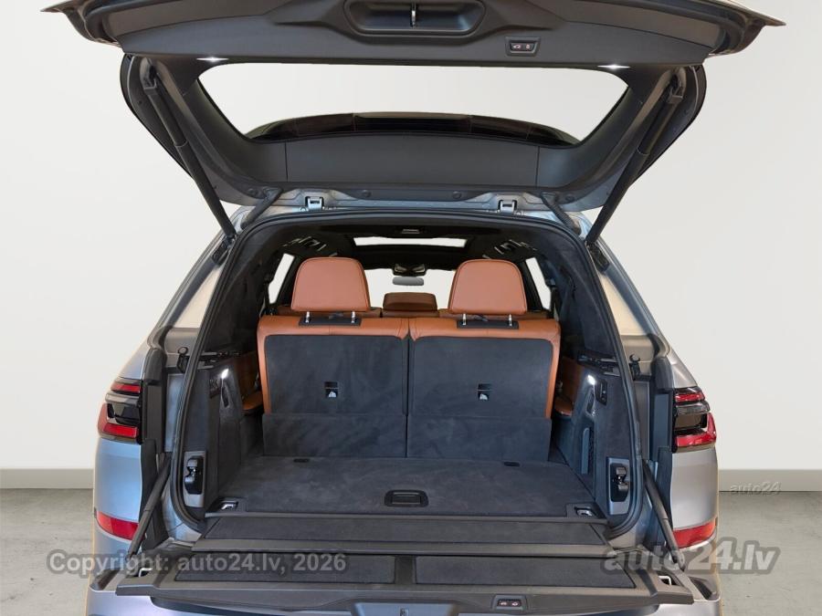 Pelēks BMW X7 2024 Tallina, ar dzinēja tilpumu 4.40 L un nobraukumu 49 tūkst. km par 99900 €, foto 19 vietnē AUTOMOTO.COM.LV