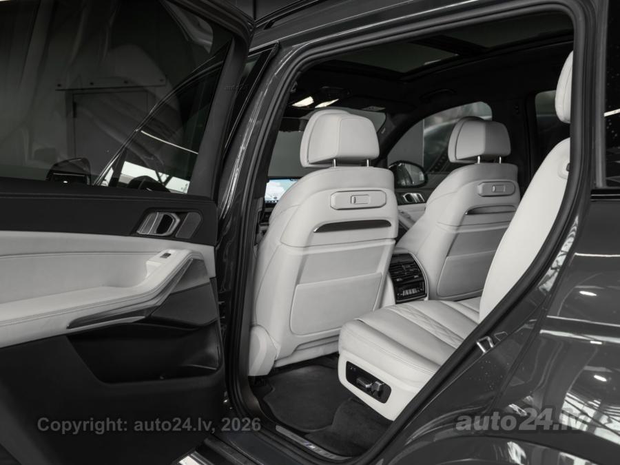 Grey BMW X7 2024 in Tallinn, with an engine capacity of 3.00 L and mileage of 134 thousand km for 84900 €, photo 10 on AUTOMOTO.COM.LV