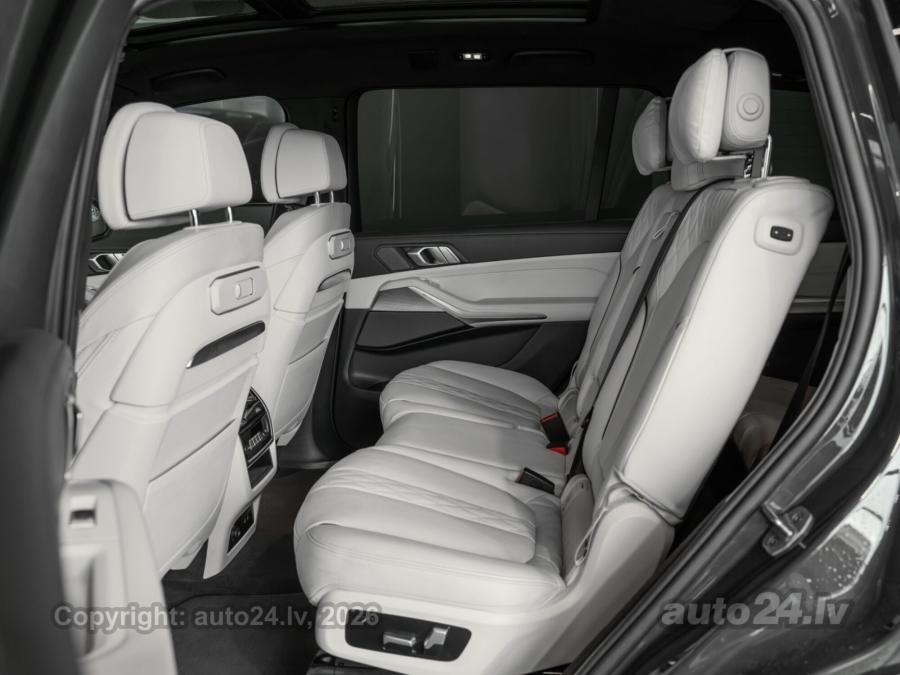 Grey BMW X7 2024 in Tallinn, with an engine capacity of 3.00 L and mileage of 134 thousand km for 84900 €, photo 11 on AUTOMOTO.COM.LV