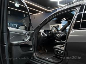 Pelēks BMW X7 2025 Tallina, ar dzinēja tilpumu 3.00 L un nobraukumu 11 tūkst. km par 109900 €, foto 4 vietnē AUTOMOTO.COM.LV