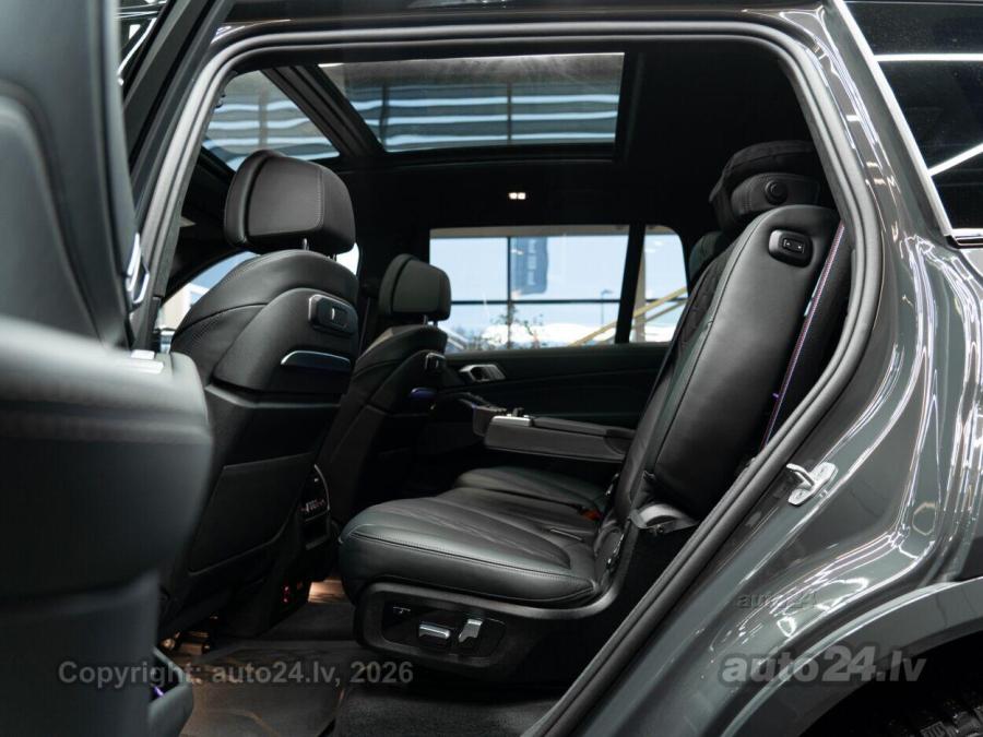 Pelēks BMW X7 2025 Tallina, ar dzinēja tilpumu 3.00 L un nobraukumu 11 tūkst. km par 109900 €, foto 13 vietnē AUTOMOTO.COM.LV