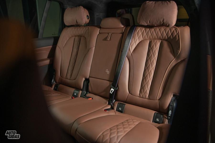 Grey BMW X7 2025 in Kaunas, with an engine capacity of 3.00 L and mileage of 16 thousand km for 95771 €, photo 14 on AUTOMOTO.COM.LV