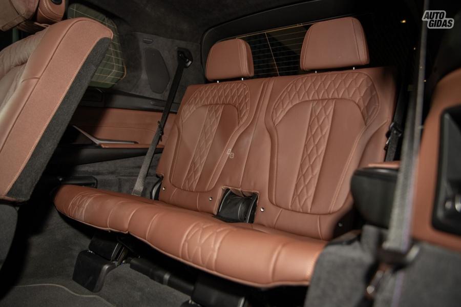 Grey BMW X7 2025 in Kaunas, with an engine capacity of 3.00 L and mileage of 16 thousand km for 95771 €, photo 15 on AUTOMOTO.COM.LV