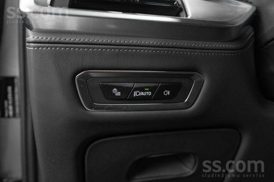 Серый БМВ X7 2025 в Рига, объемом двигателя 4.40 л и пробегом 35 тыс. км за 180000 €, фото 21 на AUTOMOTO.COM.LV