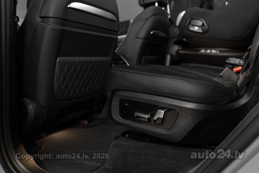 Pelēks BMW X7 2026 Rīga, ar dzinēja tilpumu 3.00 L un nobraukumu 7 tūkst. km par 96800 €, foto 13 vietnē AUTOMOTO.COM.LV