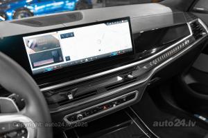 Pelēks BMW X7 2026 Rīga, ar dzinēja tilpumu 3.00 L un nobraukumu 7 tūkst. km par 96800 €, foto 22 vietnē AUTOMOTO.COM.LV