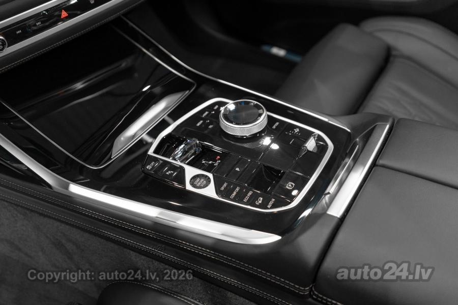 Pelēks BMW X7 2026 Rīga, ar dzinēja tilpumu 3.00 L un nobraukumu 7 tūkst. km par 96800 €, foto 27 vietnē AUTOMOTO.COM.LV