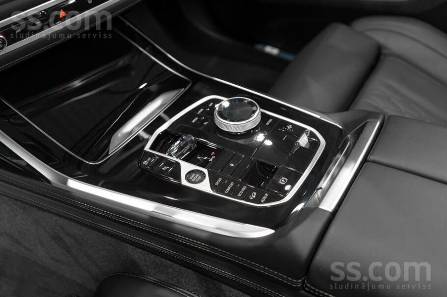 Grey BMW X7 2026 in Riga, with an engine capacity of 3.00 L and mileage of 18 thousand km for 96800 €, photo 30 on AUTOMOTO.COM.LV