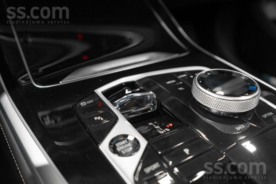 Grey BMW X7 2026 in Riga, with an engine capacity of 3.00 L and mileage of 18 thousand km for 96800 €, photo 32 on AUTOMOTO.COM.LV