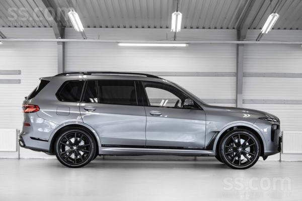 BMW X7 2026 in Tukums on AUTOMOTO.COM.LV Grey BMW X7 2026 in Tukums, with an engine capacity of 3.00 L and mileage of 7 thousand km for 102777 β¬, photo 4 on AUTOMOTO.COM.LV