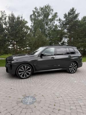 Pelēks BMW X7 2023 Kauņa, ar dzinēja tilpumu 4.40 L un nobraukumu 27 tūkst. km par 110000 €, foto  vietnē AUTOMOTO.COM.LV
