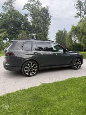 Pelēks BMW X7 2023 Kauņa, ar dzinēja tilpumu 4.40 L un nobraukumu 27 tūkst. km par 110000 €, foto 6 vietnē AUTOMOTO.COM.LV
