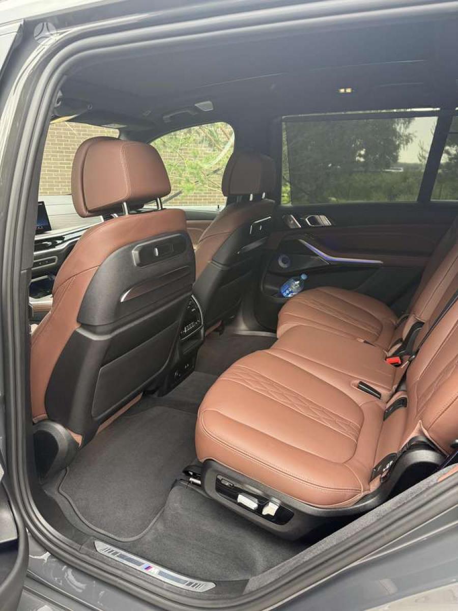Pelēks BMW X7 2023 Kauņa, ar dzinēja tilpumu 4.40 L un nobraukumu 27 tūkst. km par 110000 €, foto 10 vietnē AUTOMOTO.COM.LV