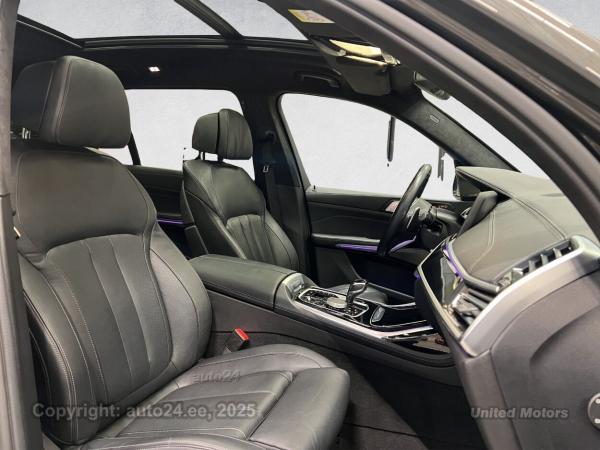 Grey BMW X7 2022 in Tallinn, with an engine capacity of 3.00 L and mileage of 71 thousand km for 69900 €, photo 11 on AUTOMOTO.COM.LV