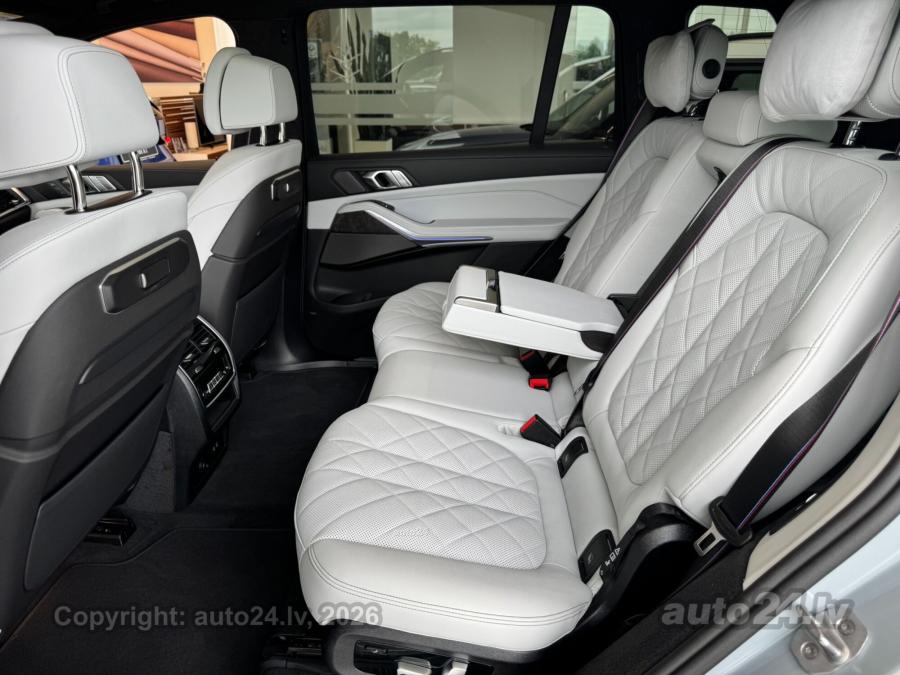 Grey BMW X7 2026 in Tartu, with an engine capacity of 3.00 L and mileage of 0 thousand km for 103010 €, photo 7 on AUTOMOTO.COM.LV