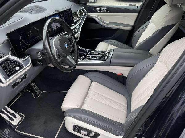 BMW X7 2023 in Panevezys, with an engine capacity of 3.00 L and mileage of 150 thousand km for 96000 €, photo 4 on AUTOMOTO.COM.LV