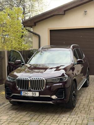 Red BMW X7 2019 in Jurmala, with an engine capacity of 3.00 L and mileage of 101 thousand km for 55000 €, photo 4 on AUTOMOTO.COM.LV