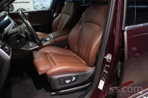 Red BMW X7 2019 in Riga, with an engine capacity of 3.00 L and mileage of 115 thousand km for 47500 €, photo 13 on AUTOMOTO.COM.LV