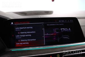 Red BMW X7 2019 in Riga, with an engine capacity of 3.00 L and mileage of 115 thousand km for 47500 €, photo 19 on AUTOMOTO.COM.LV
