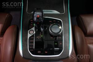 Red BMW X7 2019 in Riga, with an engine capacity of 3.00 L and mileage of 115 thousand km for 47500 €, photo 27 on AUTOMOTO.COM.LV