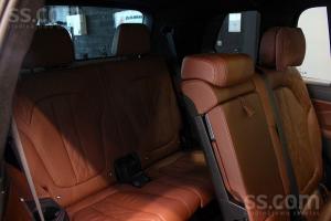 Red BMW X7 2019 in Riga, with an engine capacity of 3.00 L and mileage of 115 thousand km for 47500 €, photo 32 on AUTOMOTO.COM.LV