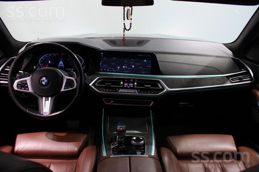 Red BMW X7 2019 in Riga, with an engine capacity of 3.00 L and mileage of 115 thousand km for 47500 €, photo 34 on AUTOMOTO.COM.LV