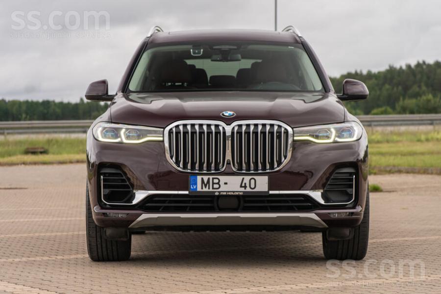 Red BMW X7 2021 in Riga, with an engine capacity of 3.00 L and mileage of 104 thousand km for 61800 €, photo 1 on AUTOMOTO.COM.LV