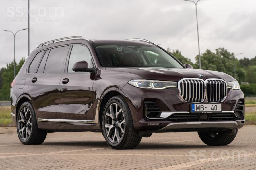 Red BMW X7 2021 in Riga, with an engine capacity of 3.00 L and mileage of 104 thousand km for 61800 €, photo 3 on AUTOMOTO.COM.LV