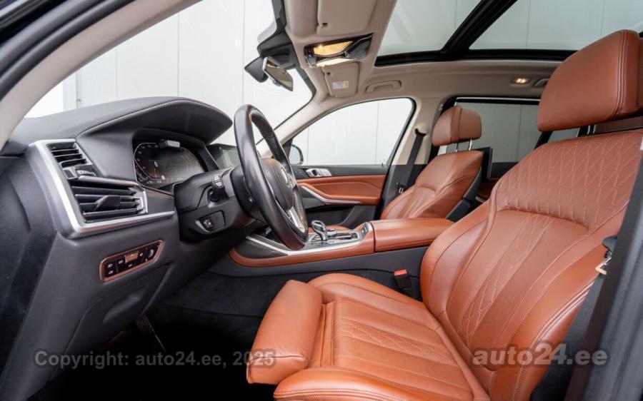 BMW X7 2021 in Tartu, with an engine capacity of 3.00 L and mileage of 155 thousand km for 66900 €, photo 8 on AUTOMOTO.COM.LV