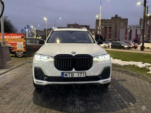 White BMW X7 2019 in Kaunas, with an engine capacity of 3.00 L and mileage of 162 thousand km for 45999 €, photo 2 on AUTOMOTO.COM.LV