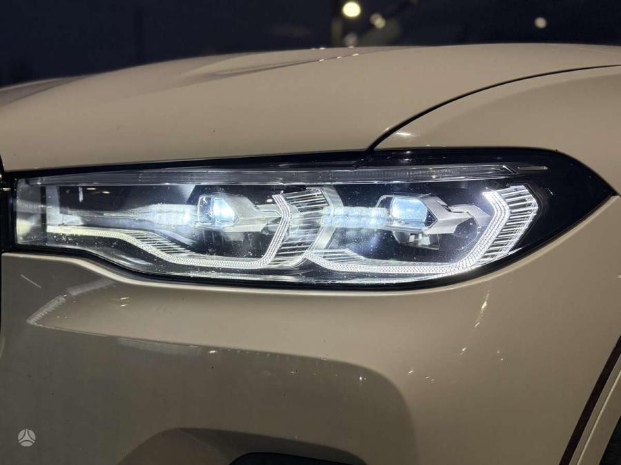 White BMW X7 2019 in Kaunas, with an engine capacity of 3.00 L and mileage of 162 thousand km for 45999 €, photo 22 on AUTOMOTO.COM.LV