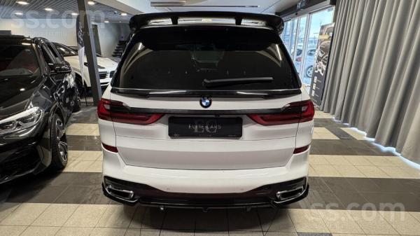 White BMW X7 2019 in Riga, with an engine capacity of 3.00 L and mileage of 93 thousand km for 49990 €, photo 6 on AUTOMOTO.COM.LV