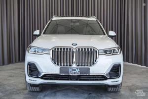 Balts BMW X7 2019 Marijampole, ar dzinēja tilpumu 3.00 L un nobraukumu 95 tūkst. km par 47950 €, foto 4 vietnē AUTOMOTO.COM.LV