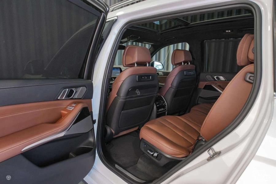 Balts BMW X7 2019 Marijampole, ar dzinēja tilpumu 3.00 L un nobraukumu 95 tūkst. km par 47950 €, foto 22 vietnē AUTOMOTO.COM.LV