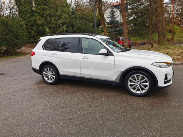 White BMW X7 2019 in Kaunas, with an engine capacity of 3.00 L and mileage of 300 thousand km for 37600 €, photo 8 on AUTOMOTO.COM.LV