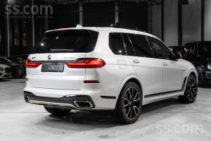 White BMW X7 2019 in Riga, with an engine capacity of 3.00 L and mileage of 56 thousand km for 63900 €, photo 5 on AUTOMOTO.COM.LV