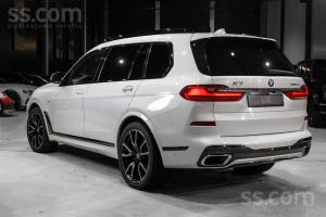 White BMW X7 2019 in Riga, with an engine capacity of 3.00 L and mileage of 56 thousand km for 63900 €, photo 7 on AUTOMOTO.COM.LV