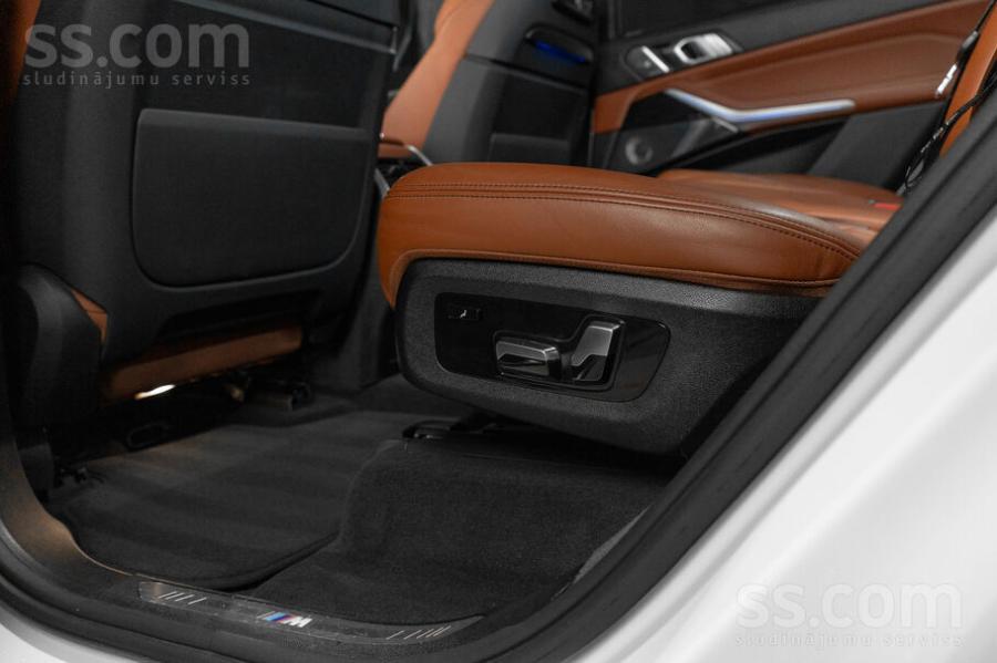 White BMW X7 2019 in Riga, with an engine capacity of 3.00 L and mileage of 56 thousand km for 63900 €, photo 19 on AUTOMOTO.COM.LV