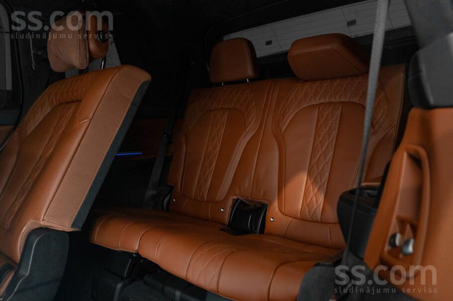 White BMW X7 2019 in Riga, with an engine capacity of 3.00 L and mileage of 56 thousand km for 63900 €, photo 21 on AUTOMOTO.COM.LV