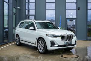 Balts BMW X7 2019 Kauņa, ar dzinēja tilpumu 3.00 L un nobraukumu 96 tūkst. km par 46950 €, foto  vietnē AUTOMOTO.COM.LV