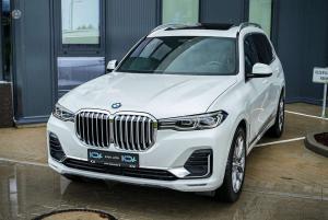 White BMW X7 2019 in Kaunas, with an engine capacity of 3.00 L and mileage of 96 thousand km for 46950 €, photo 5 on AUTOMOTO.COM.LV