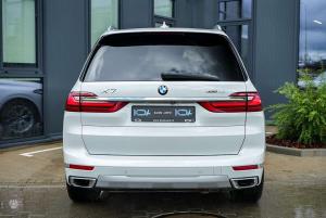 White BMW X7 2019 in Kaunas, with an engine capacity of 3.00 L and mileage of 96 thousand km for 46950 €, photo 11 on AUTOMOTO.COM.LV