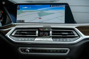 White BMW X7 2019 in Kaunas, with an engine capacity of 3.00 L and mileage of 96 thousand km for 46950 €, photo 20 on AUTOMOTO.COM.LV